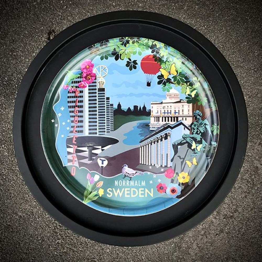 Köp Norrmalm Bricka Rund 35cm diam med snabb leverans - Kartbutiken.se